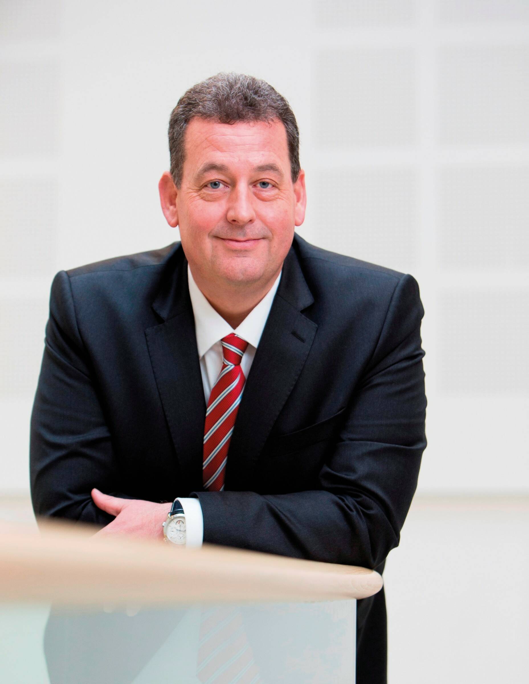 Vorstandsvorlage - Grenzen überwinden