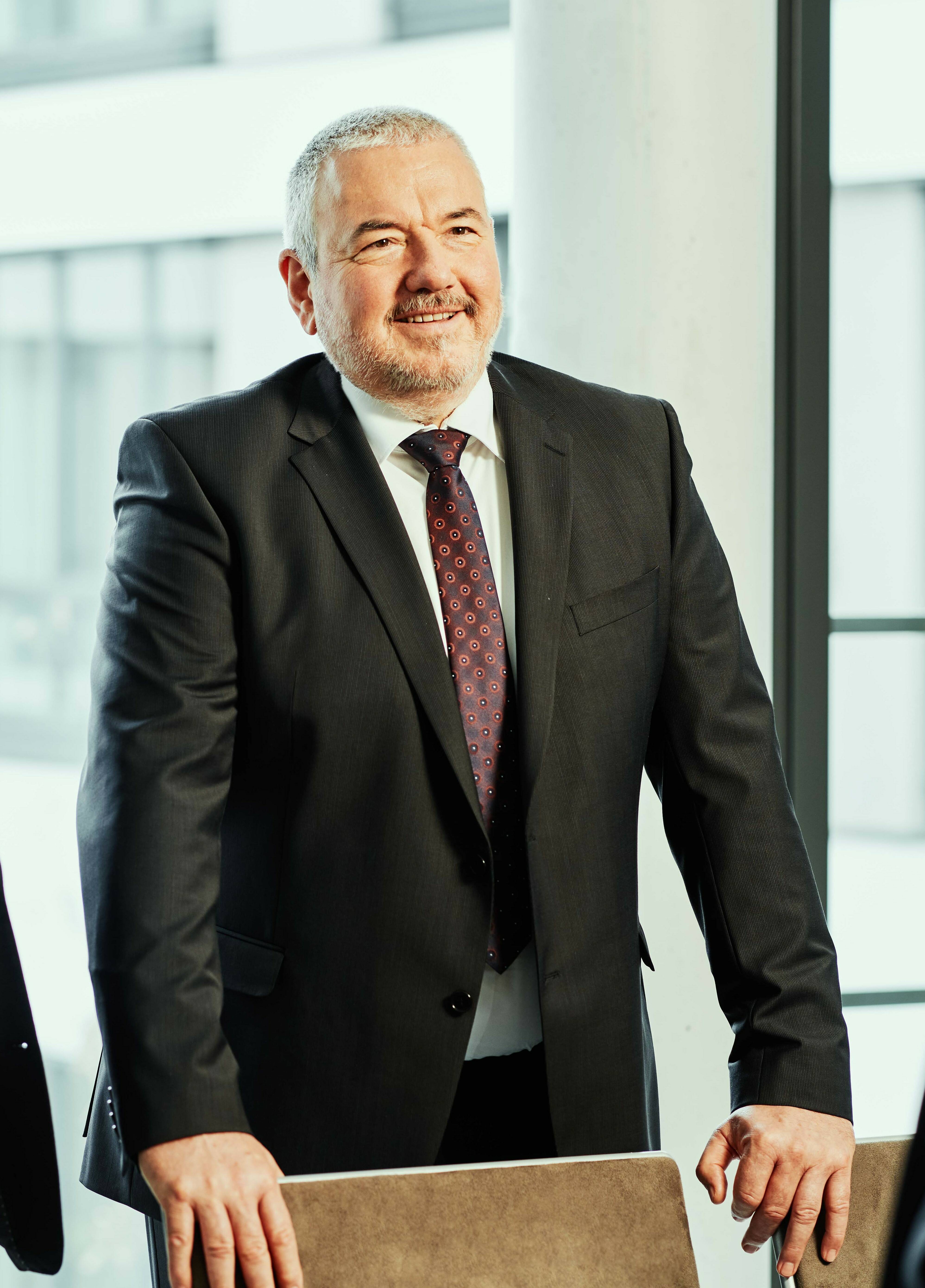 Personalie - Hinger bleibt Vorsitzender Geschäftsführer